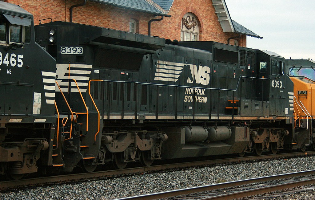 NS 8393